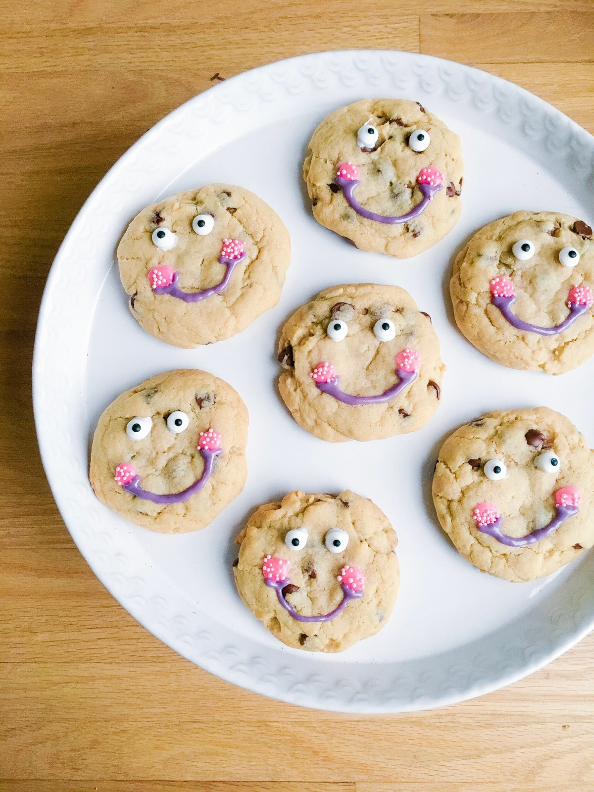 Easy Classroom Birthday Treat - Happy Face Cookies! - Making Things is ...