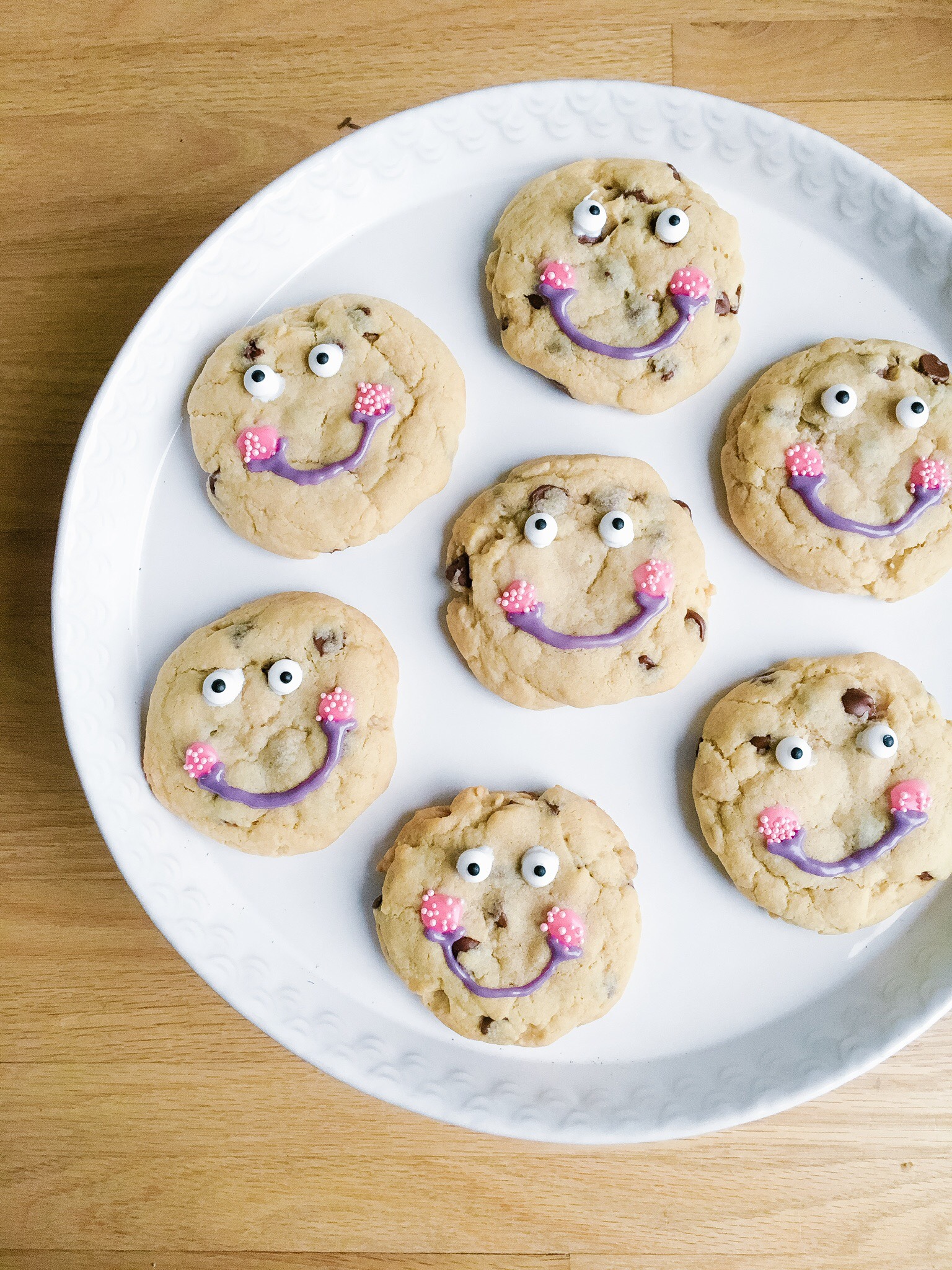 Easy Classroom Birthday Treat - Happy Face Cookies! - Making Things is ...
