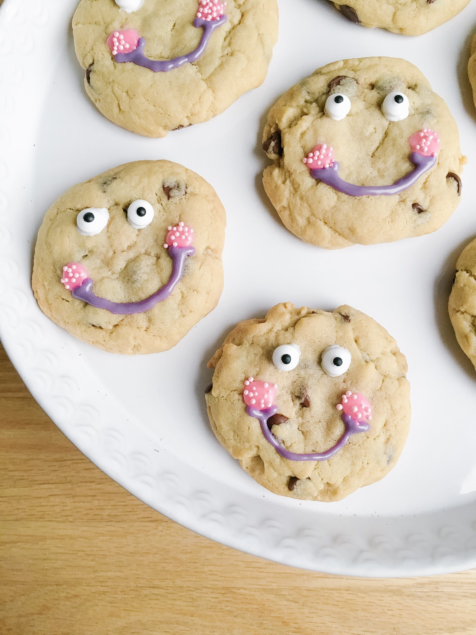 Easy Classroom Birthday Treat - Happy Face Cookies! - Making Things is ...