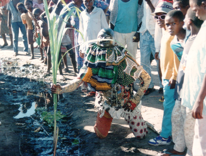 Dança Mapiko « Escultura e Cultura Makonde