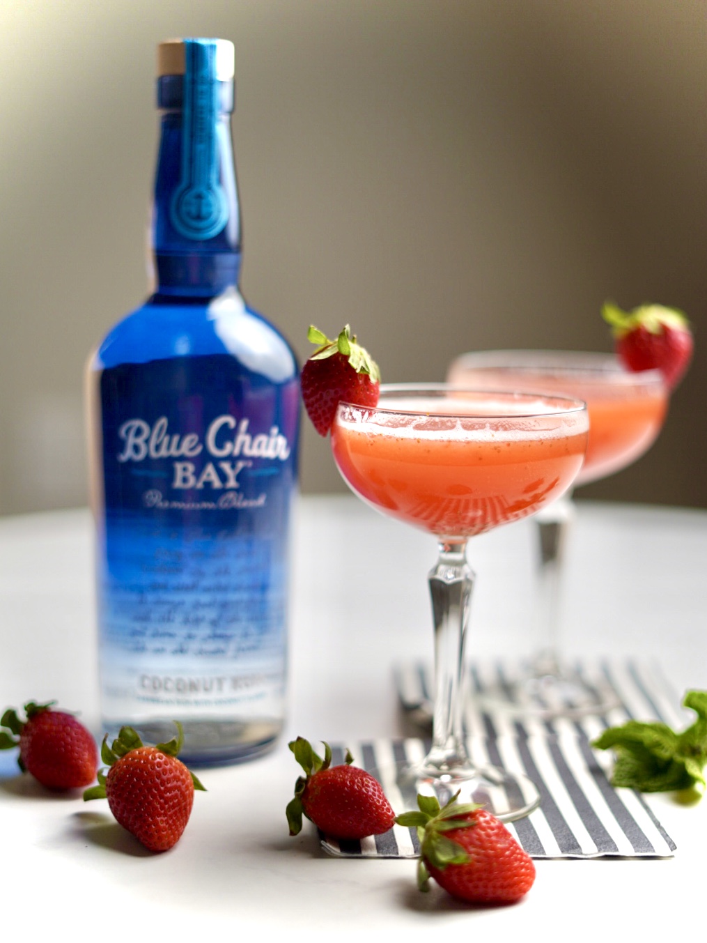 Strawberry Coconut Rum Spritzer – Mandy Tanner
