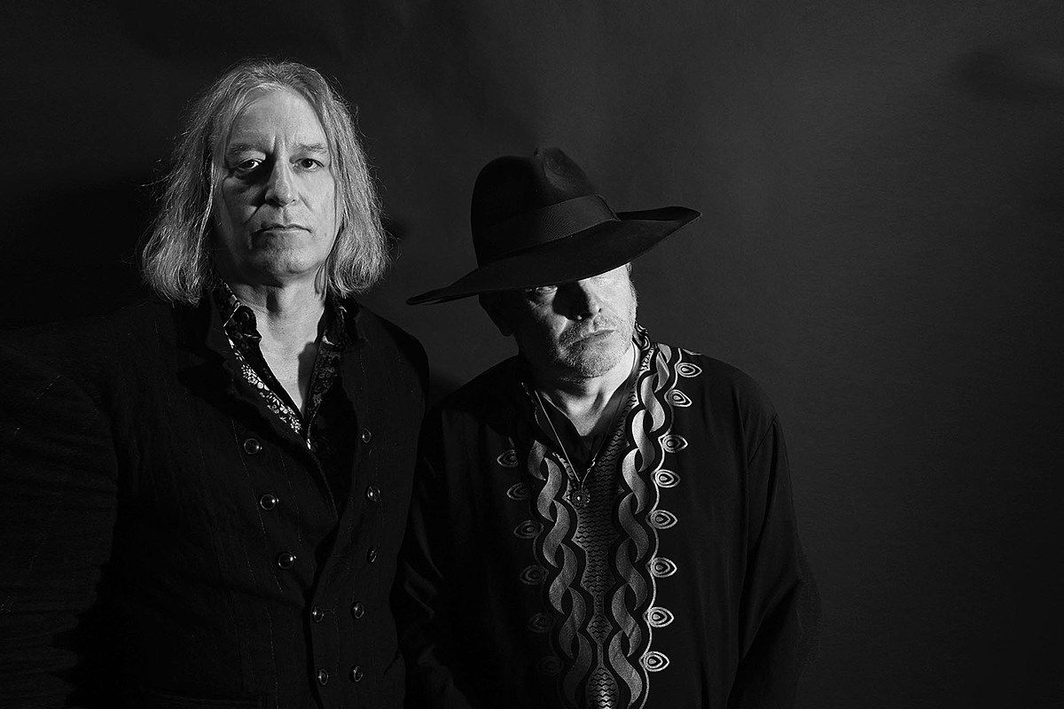 R.E.M.'s Peter Buck Discusses New 'Bummed Out' Concept Album ...