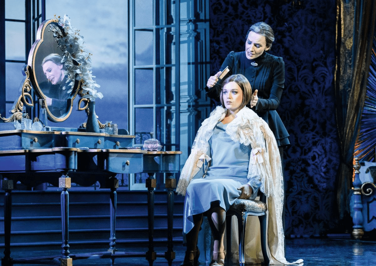 Rebecca Das Musical | Raimund Theatre - Mica Blackwell