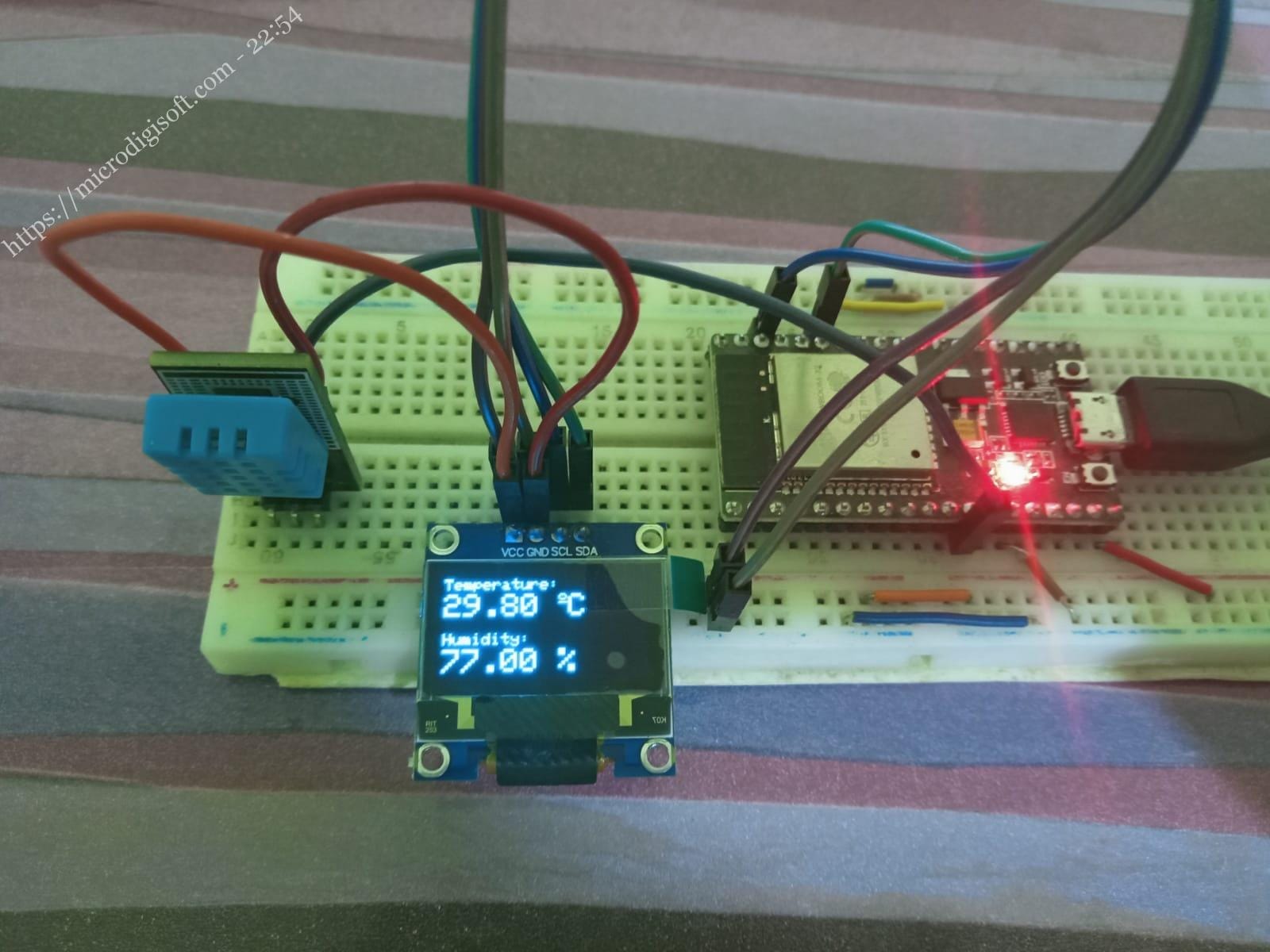 ESP32-DHT11 Temperature and Humidity Readings-OLED Display | microdigisoft.com