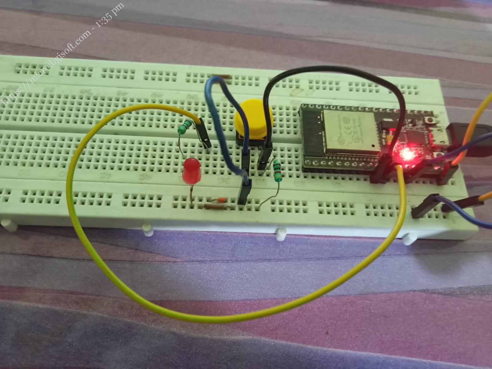 microdigisoft.com | Control ESP32-ESP8266 GPIO using Web Server and push Button