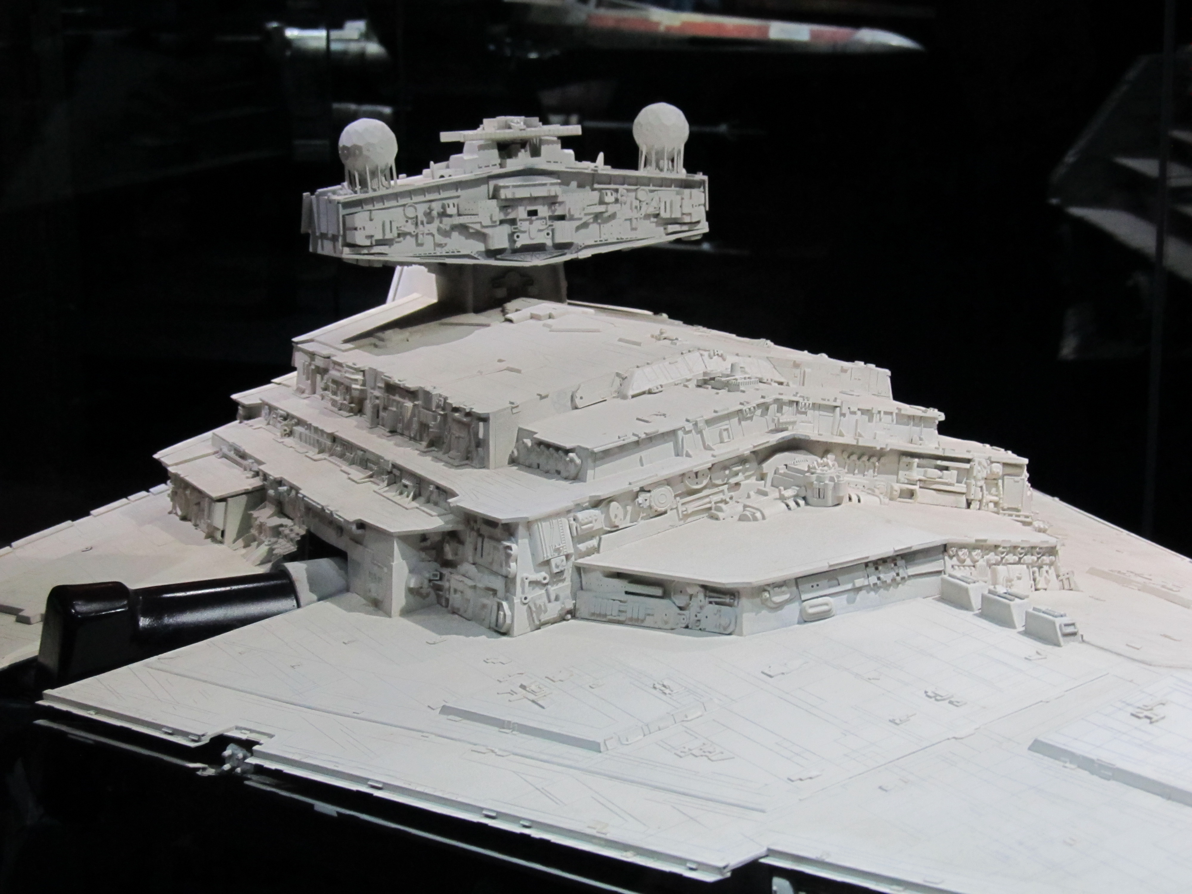 What's up with them reactor bulges? : r/StarWarsShips