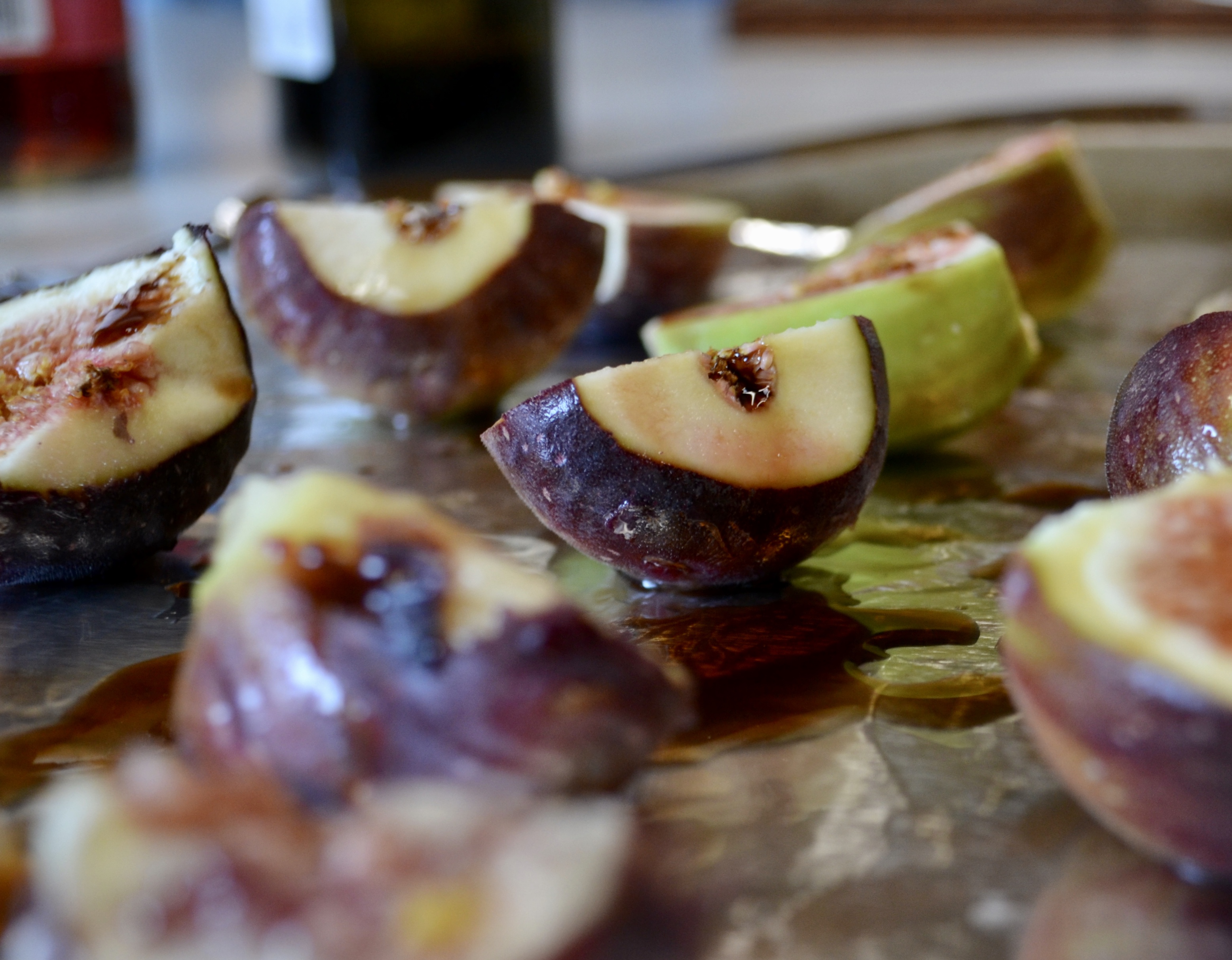 Easy Grilled Figs and Goat Cheese