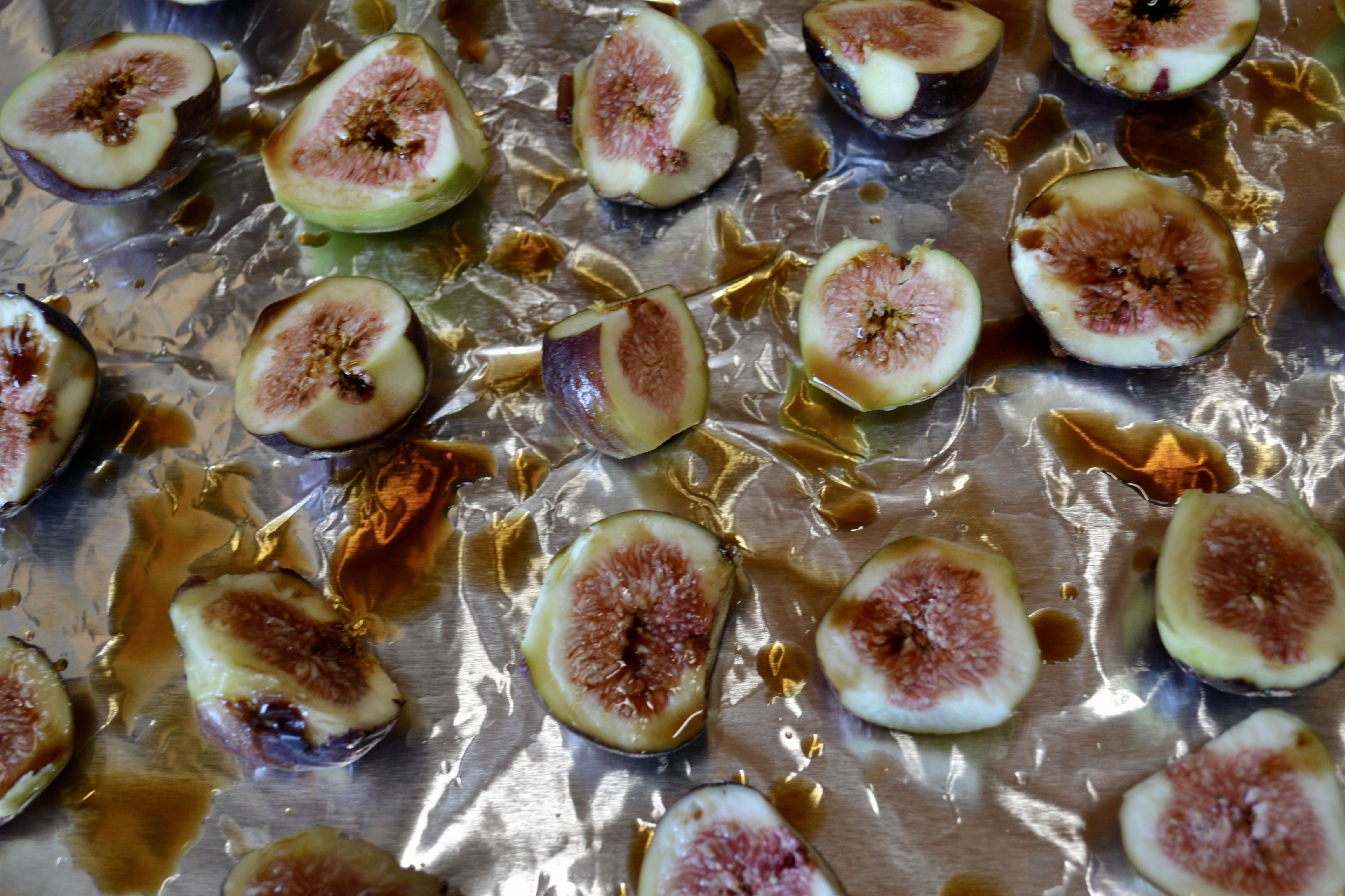 Easy Grilled Figs and Goat Cheese