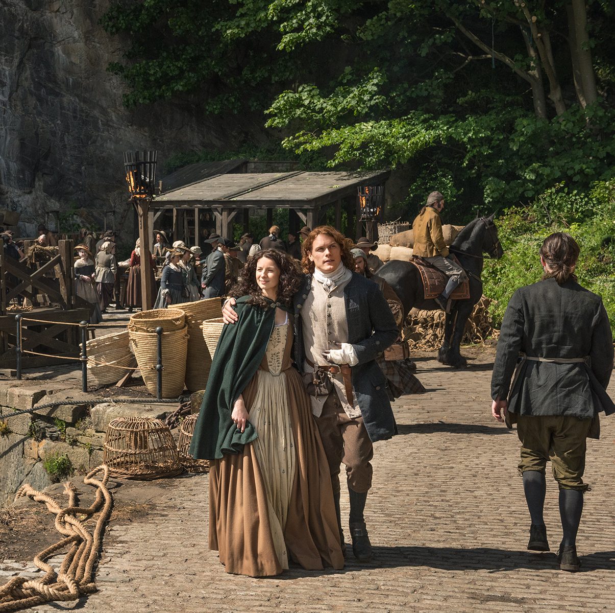 Five Thoughts on Outlander‘s “Through a Glass, Darkly” – Multiversity ...