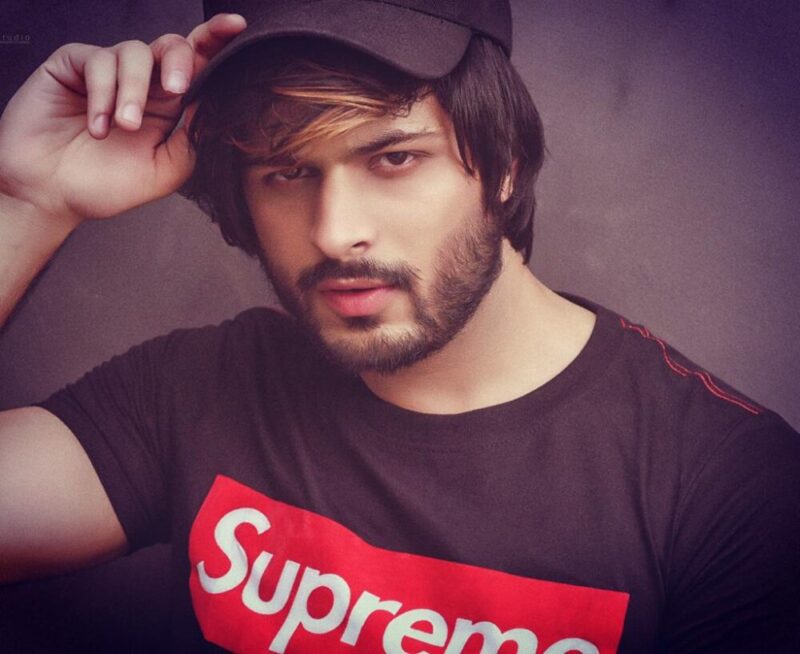 Follow Singer And Influencer Arslan Aslam