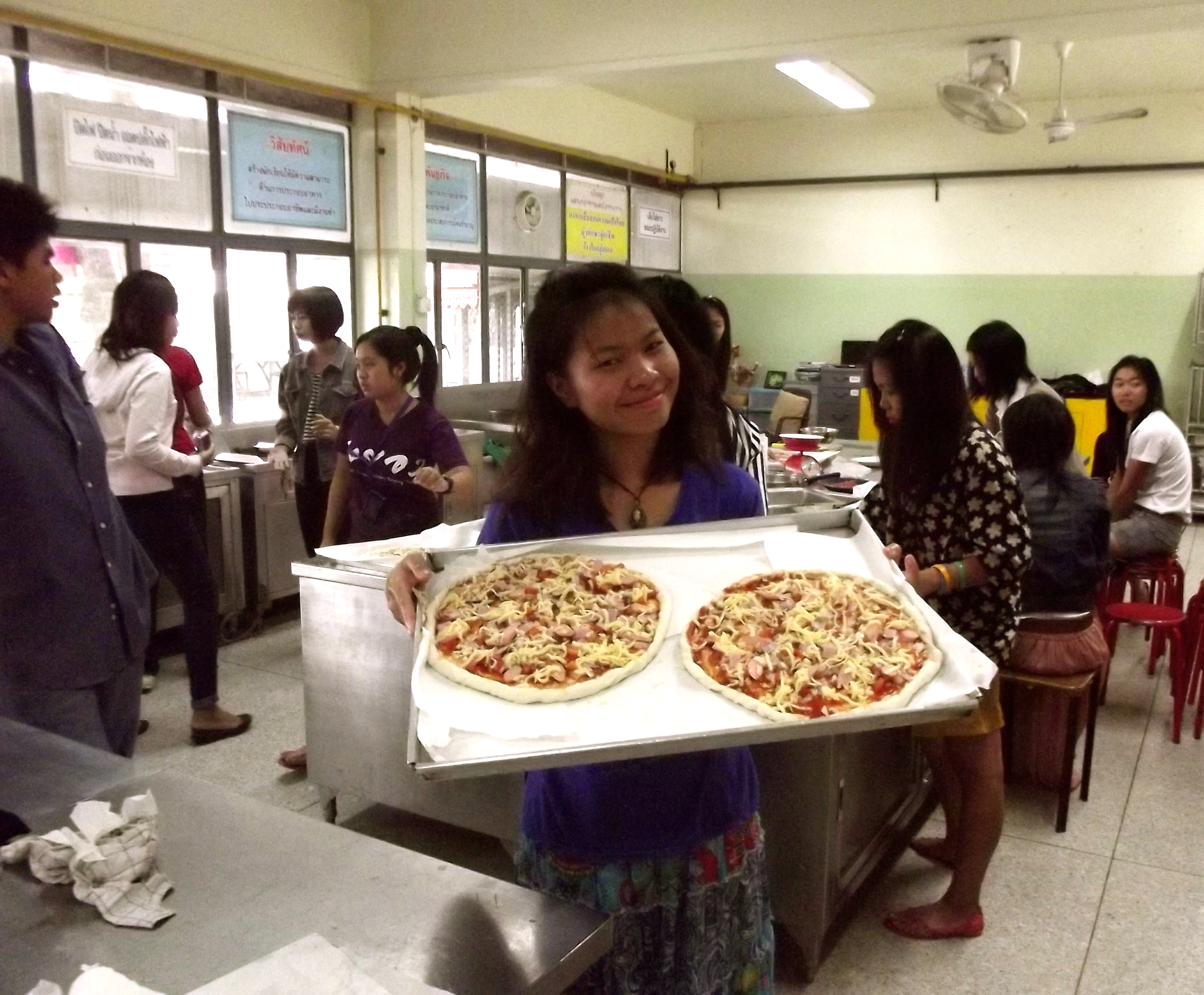 Pizza baking with Thai students