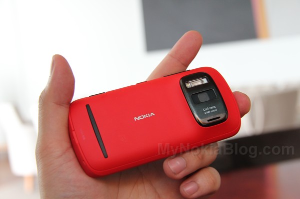 Gallery: Red Nokia 808 PureView and Finnish Nokia Social Media Girls ...
