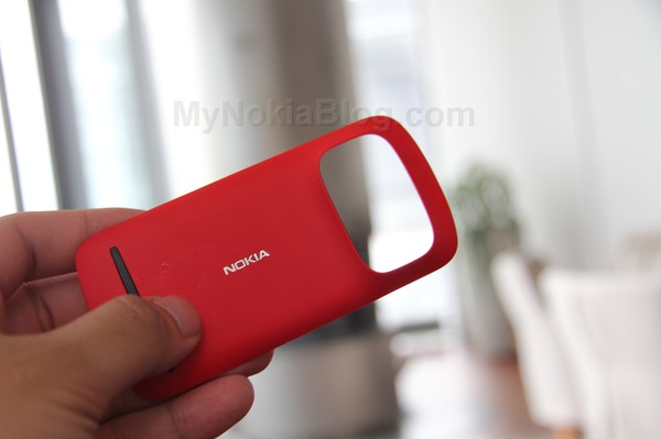 Gallery: Red Nokia 808 PureView and Finnish Nokia Social Media Girls ...