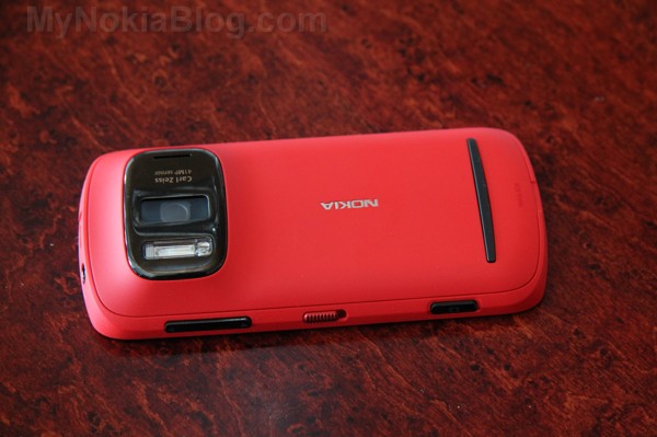 Gallery: Red Nokia 808 PureView and Finnish Nokia Social Media Girls ...