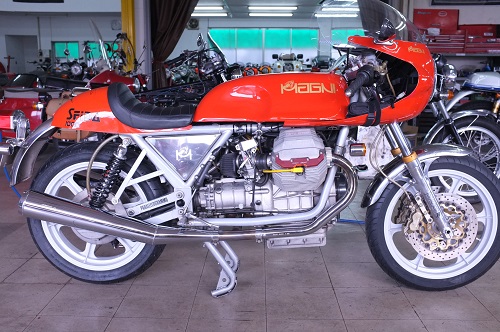 MAGNI Sfida 1000 EPMホイール取付け | MOTOGUZZI APRILIA KAWASAKI YAMAHA 正規ディーラー ...