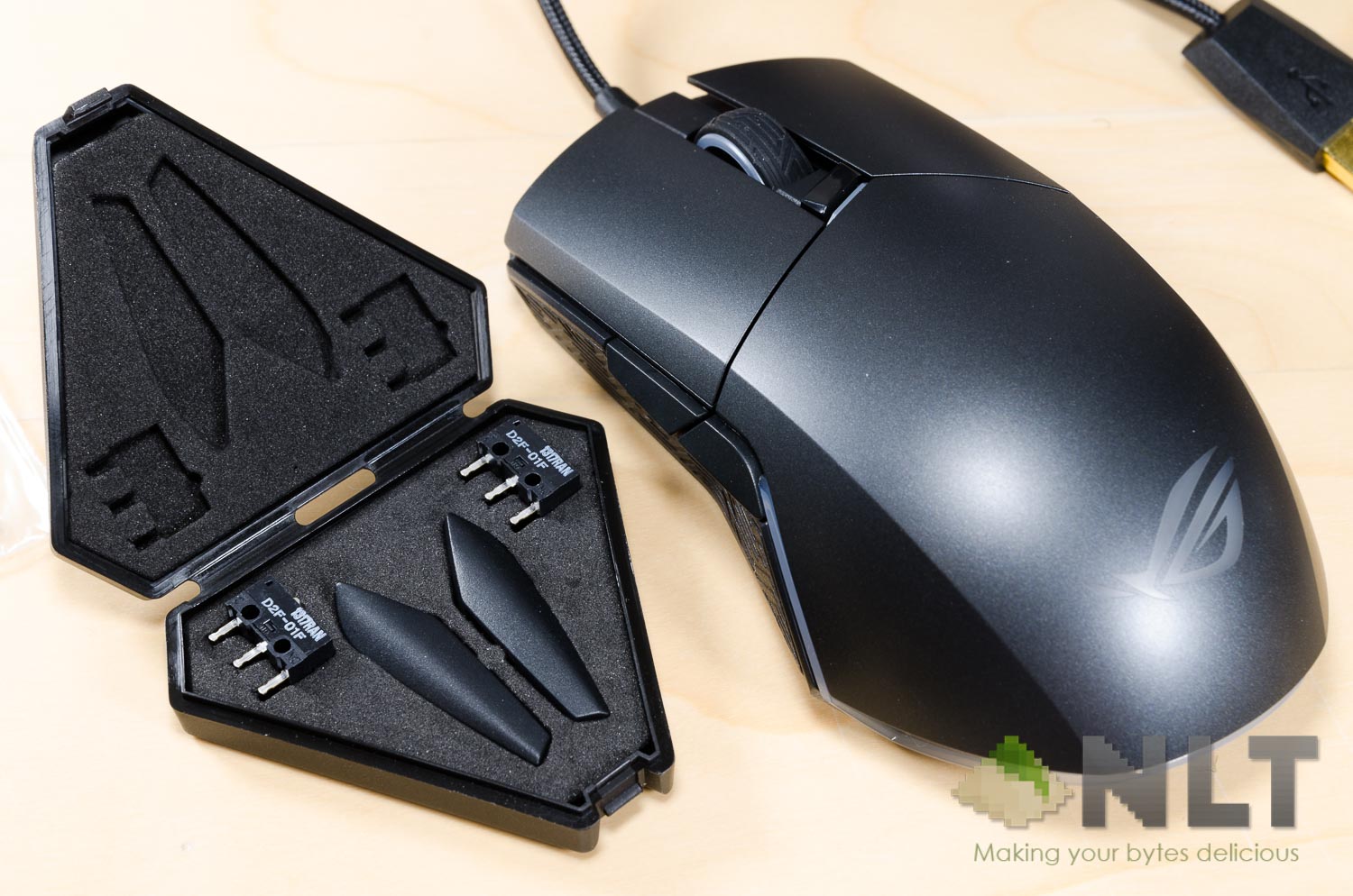 Review - ASUS ROG Pugio: Not-So-Large Ambidextrous Mouse | Nasi Lemak Tech