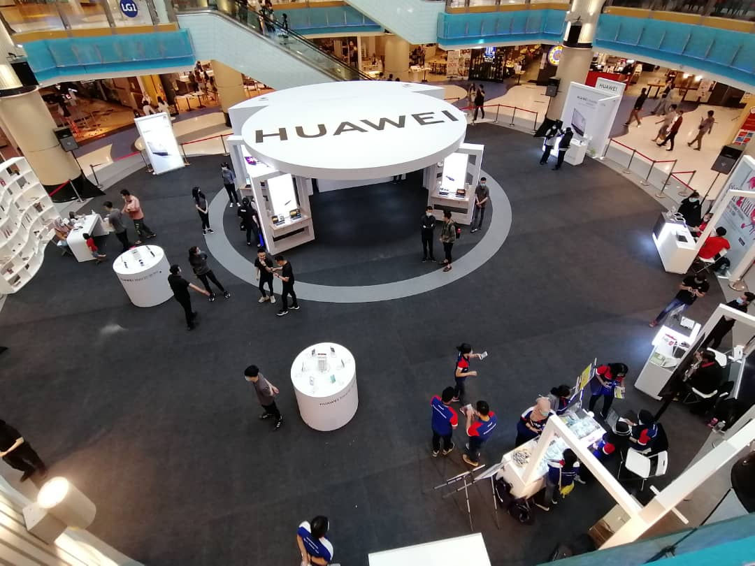 Huawei roadshow going on until August 16; Lucky draw, discounts, and ...