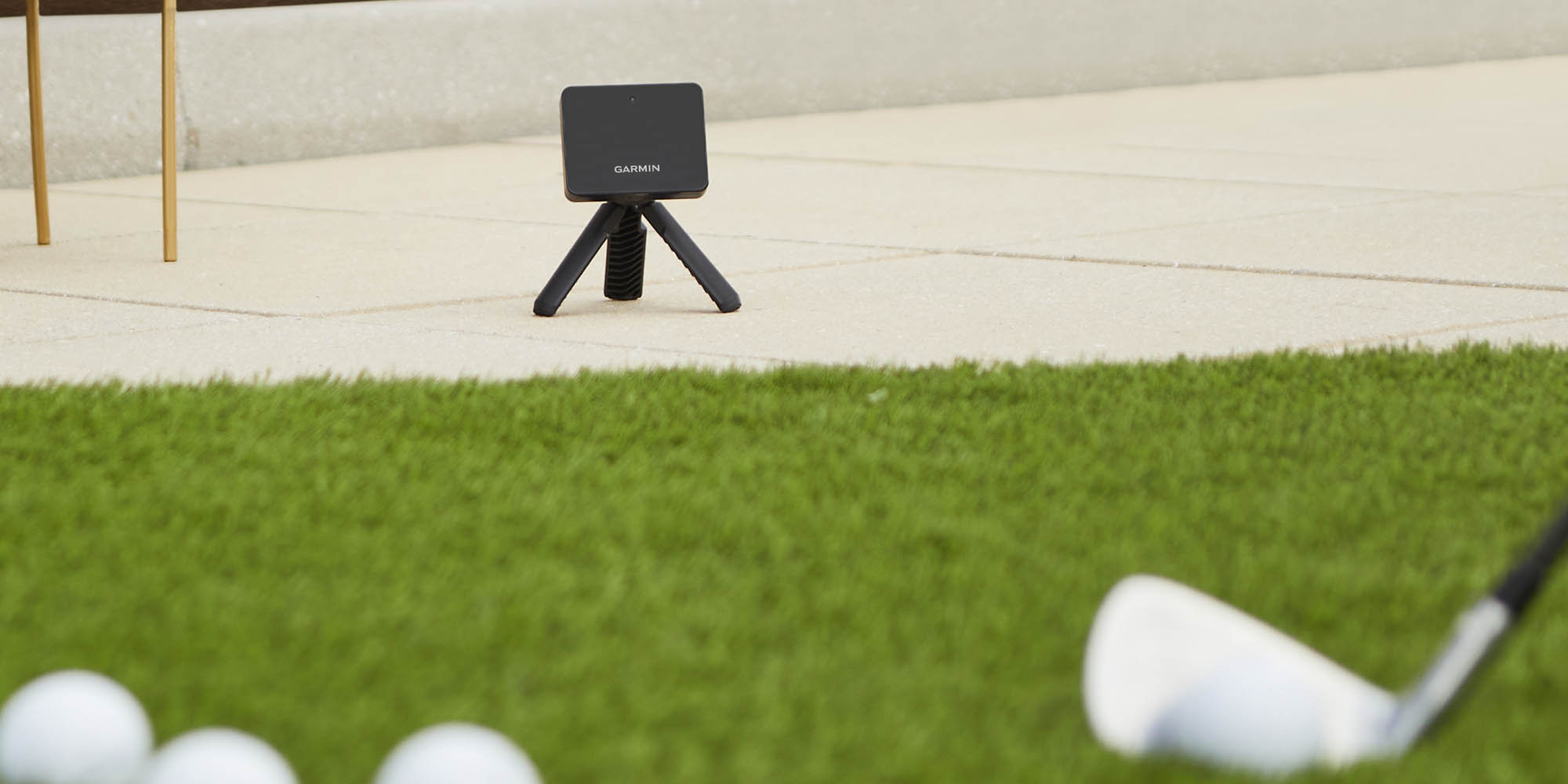Garmin's latest product Approach R10 is a little portable golf launch ...