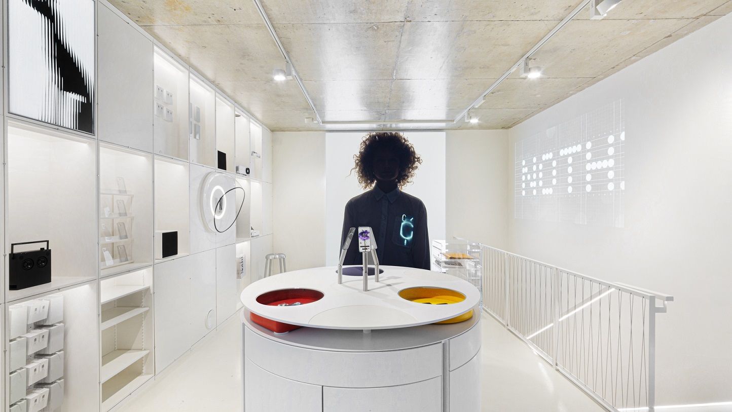 Nothing Malaysia is taking RM400 off the Nothing Phone (1) and 10% away ...