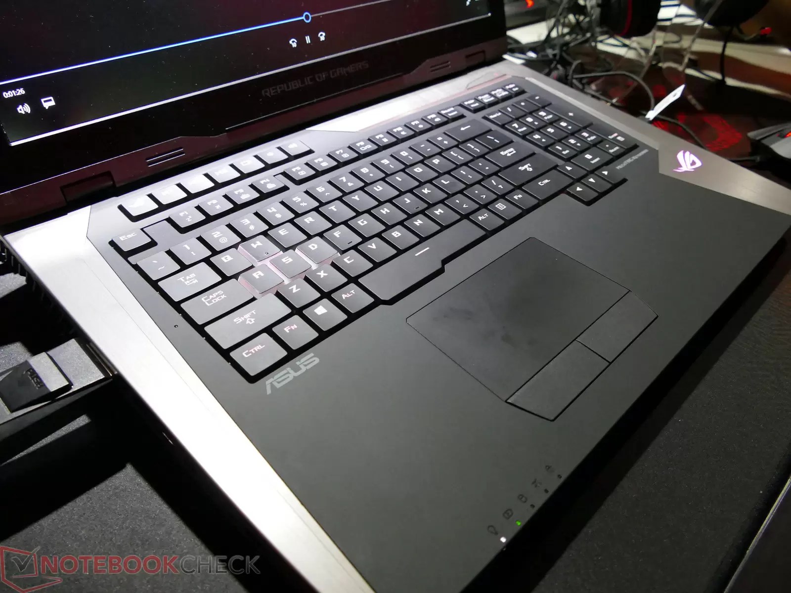 [Gaming Notebook] ASUS ROG GX800 โน้ตบุ๊คสุดโหดที่มาพร้อมการระบายความ ...