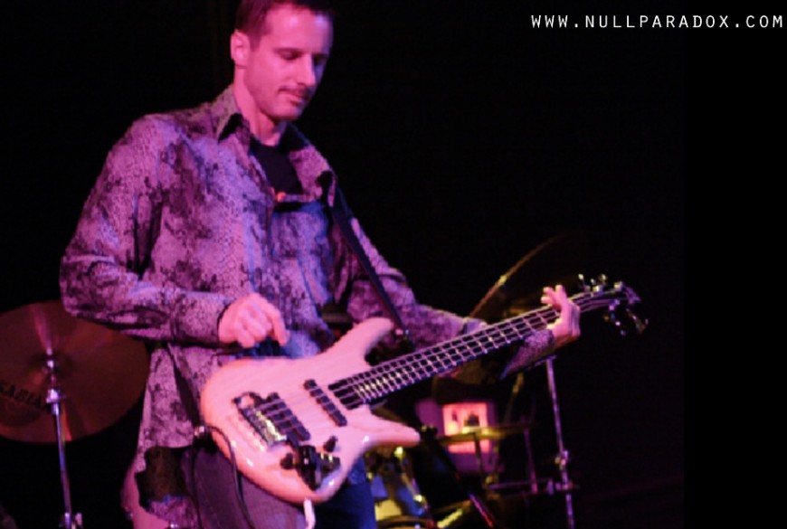 Bass and Keyboards - Null Paradox