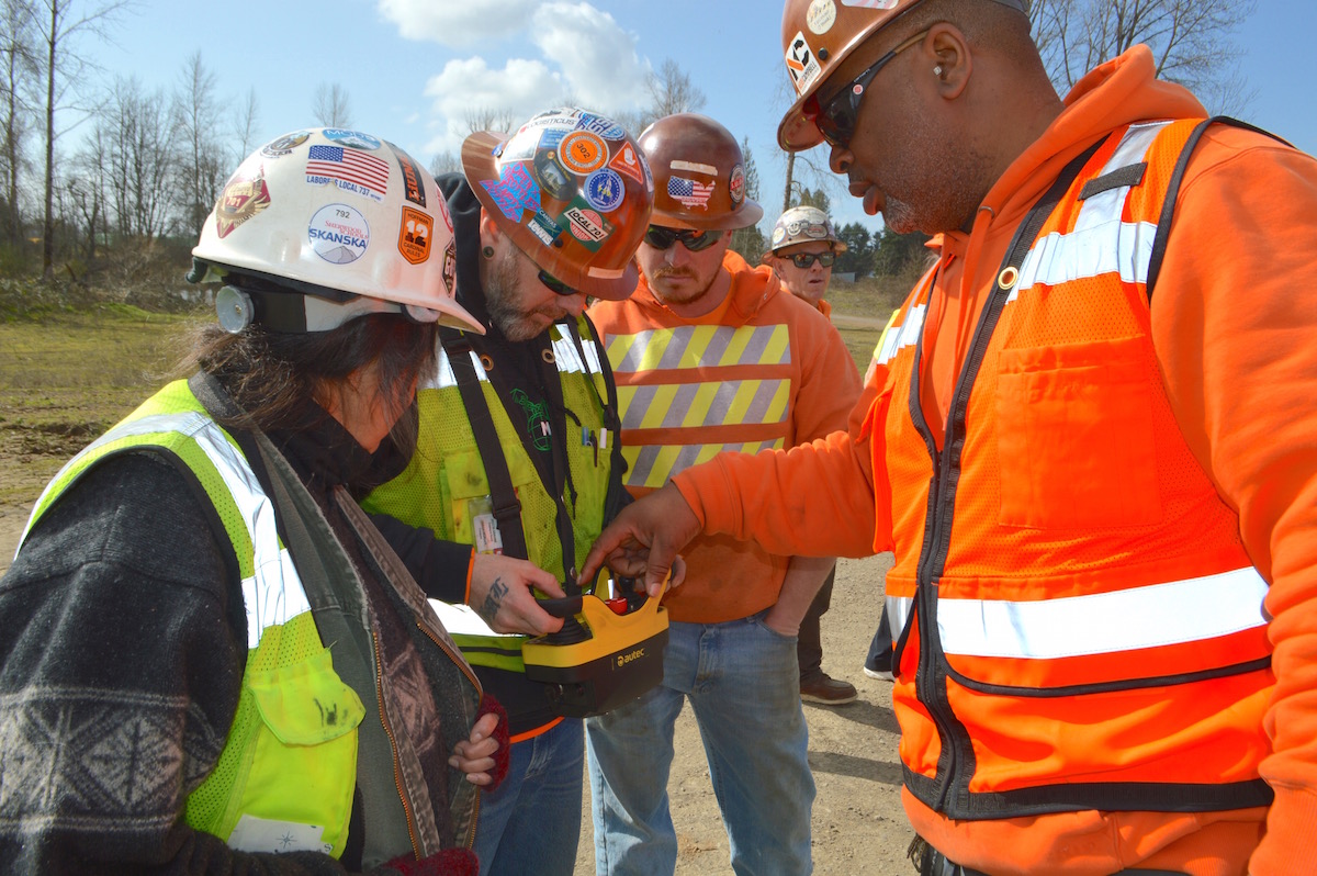 New construction tech debuts at Local 701’s Canby facility - NW Labor Press
