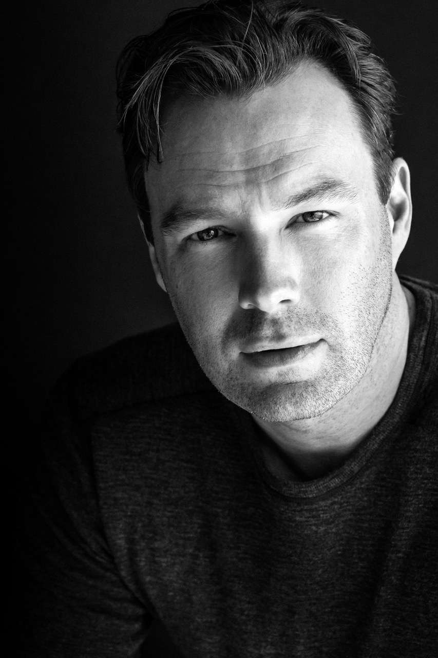 Feature: Actor Mark Hildreth on His Recurring Role as The Weird Guy in ...