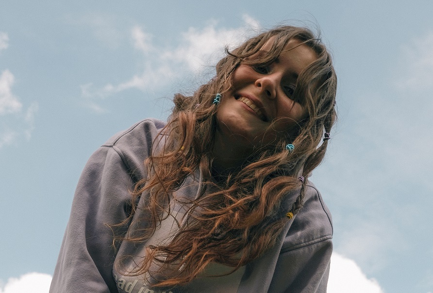 Singer-Songwriter Lea G’s EP ‘YOU(TH)’ Provides A Narrative On Life