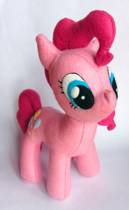 OMG YOU GUYS it's a DIY My Little Pony plushie tutorial • Offbeat Home ...