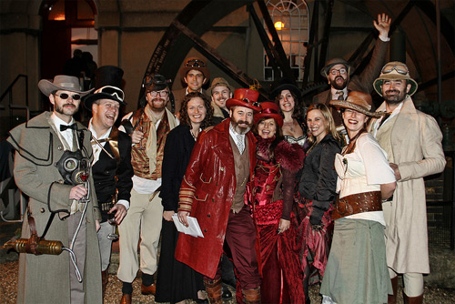 Steampunk madness, kissy faces, and one rockin' ring monkey • Offbeat ...