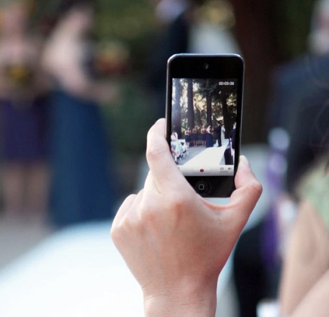 Unplugged wedding tips from couples who went device-free