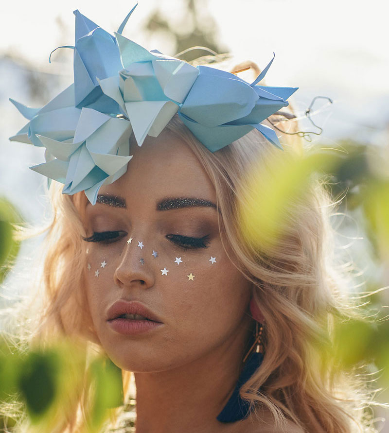 These paper flower headpieces are fascinator dreams