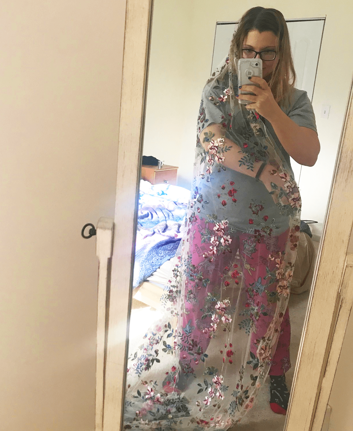 A seriously easy way to make a cathedral veil from your favorite fabric ...