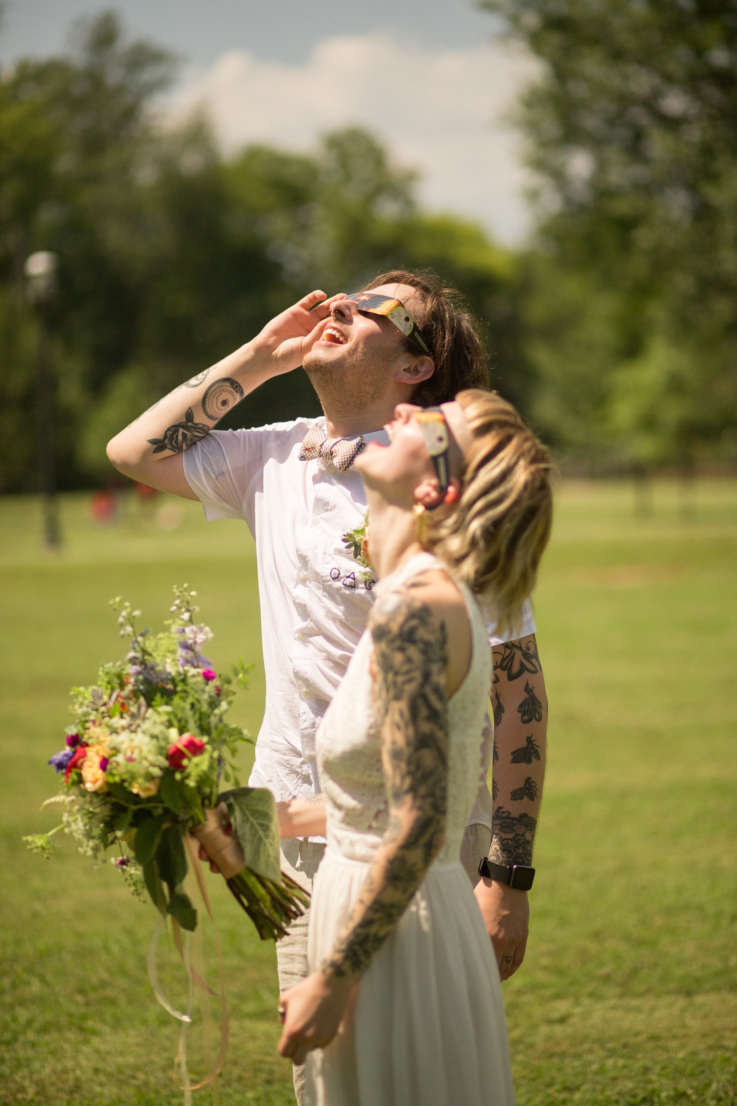 This couple traveled to Nashville to elope at the totality of the solar ...