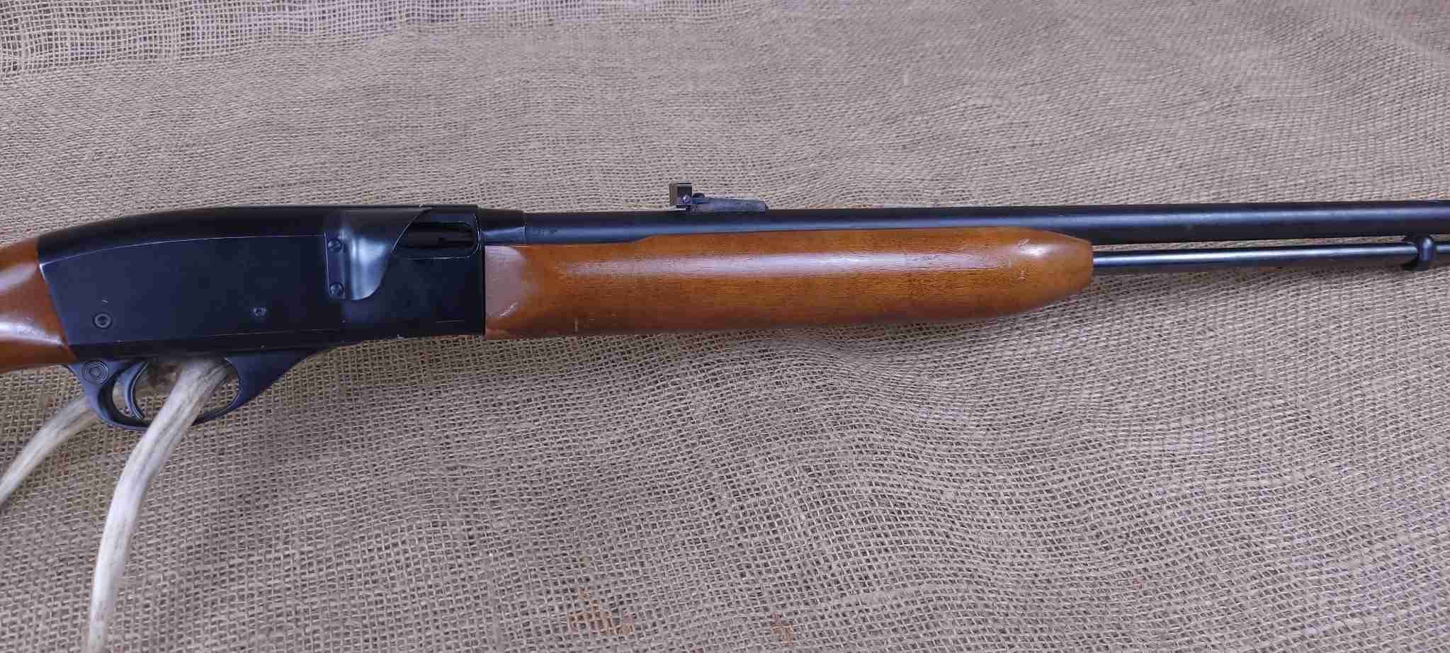 Remington Speedmaster Model 552 22-Caliber Semi-Automatic Rifle | Old ...