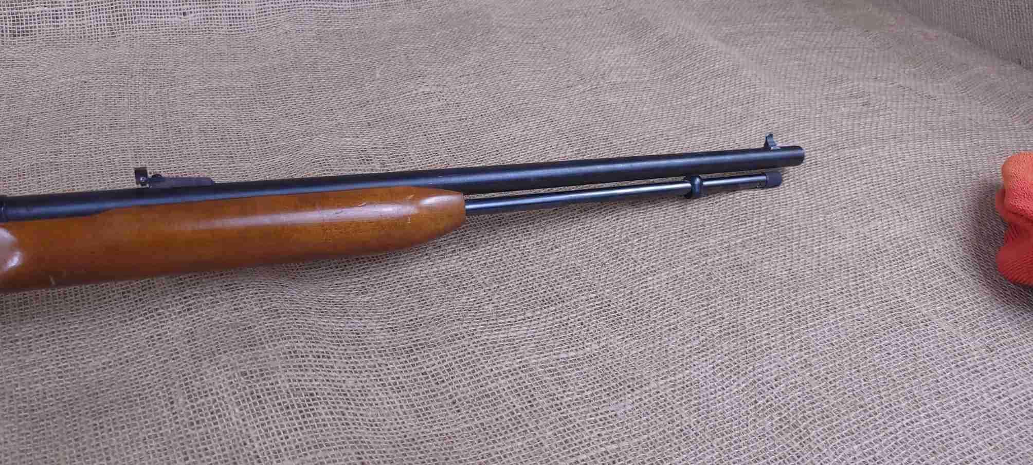 Remington Speedmaster Model 552 22-Caliber Semi-Automatic Rifle | Old ...