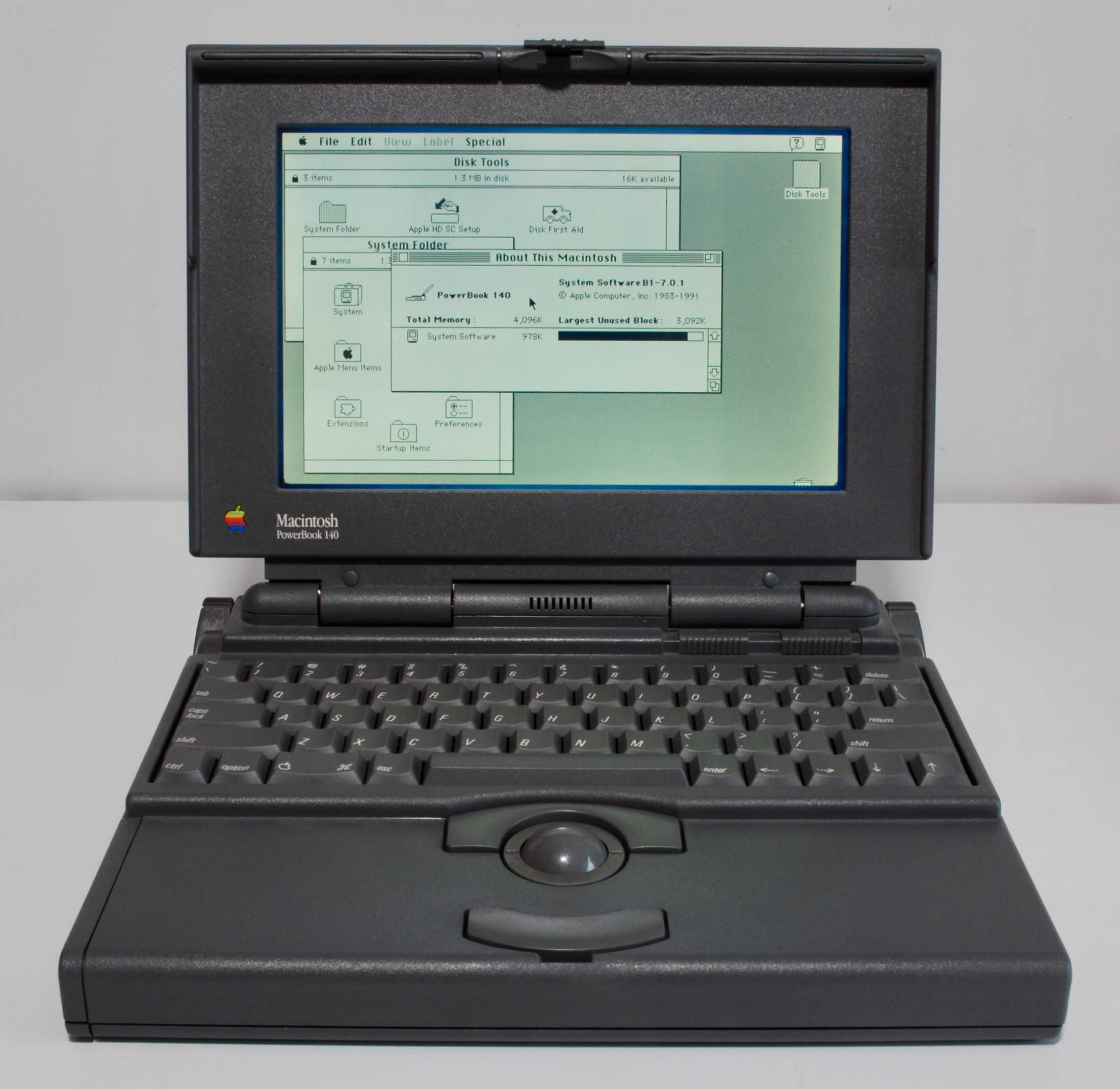 Apple Macintosh Powerbook 140 - Old Crap Vintage Computing