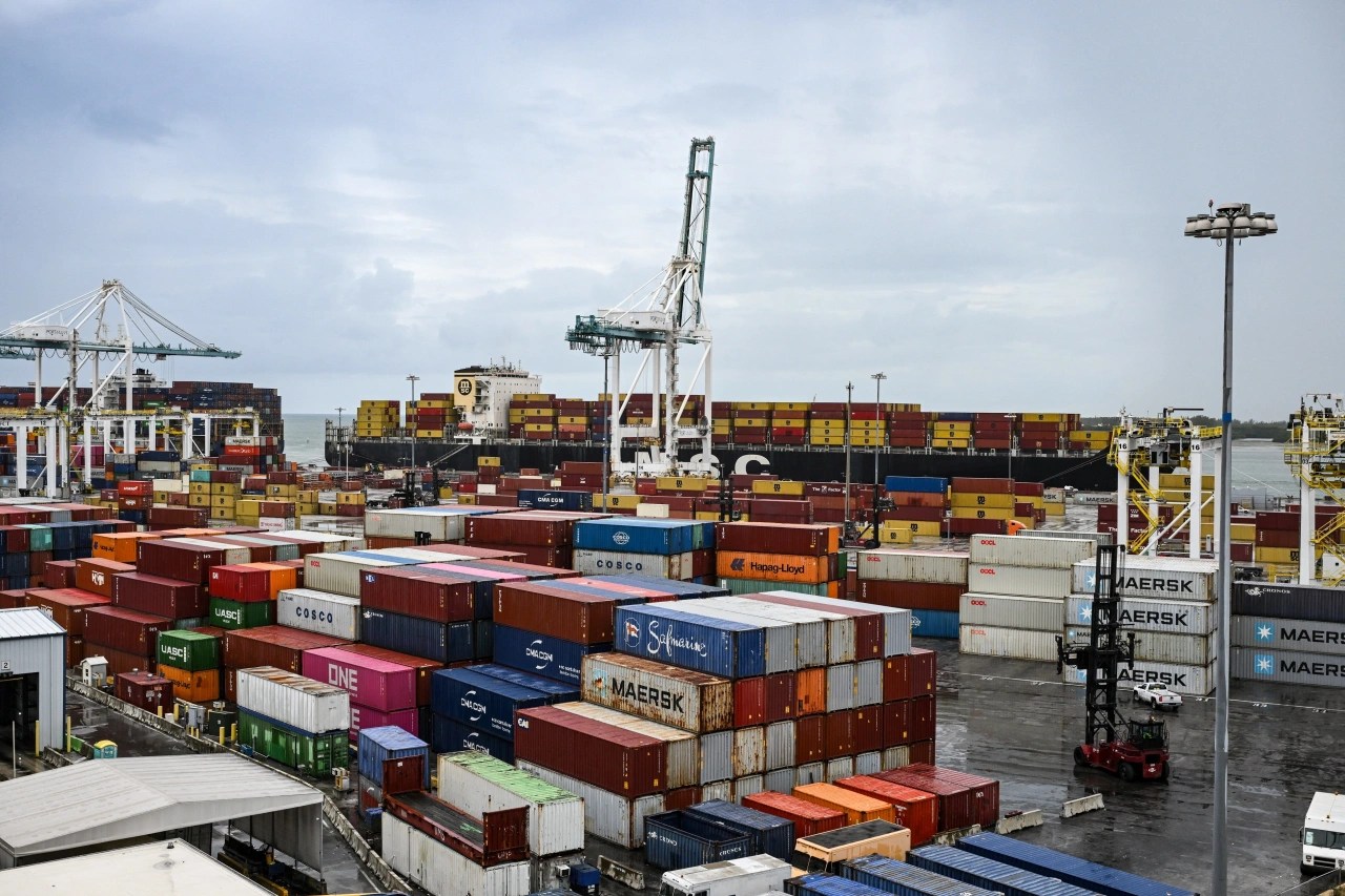 How Uncertainty From Trump S Tariffs Is Rippling Through The Economy Wsj