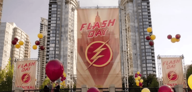 Flash'tan Yeni Genişletilmiş Fragman!