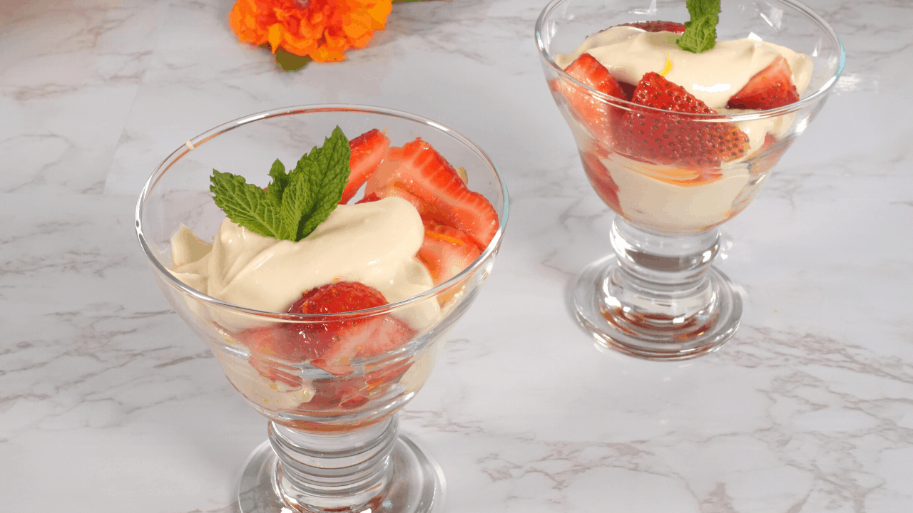 The Perfect Summer Dessert - Strawberry Romanoff - Parili Couture Cakes ...