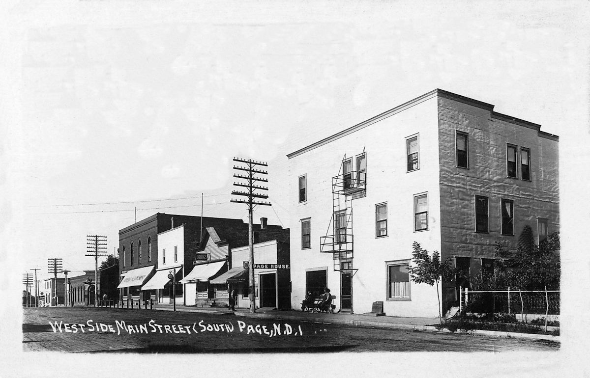 Historical views North Dakota towns in Main Street Postcards