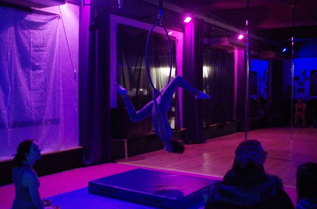 Showcases – Phases Pole and Aerial Studio