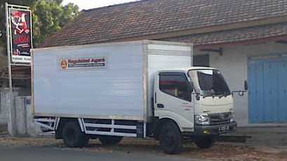 Sewa Mobil Box | PH Cargo Malang