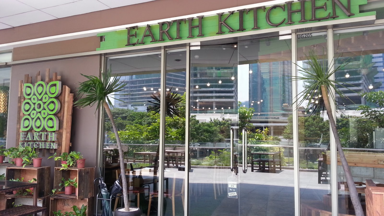 The Earth Kitchen is now in Bonifacio Global City!!! - The Philippine Beat