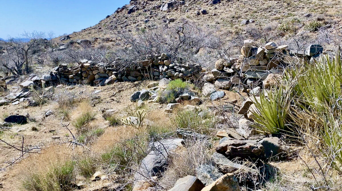 Cerbat - They Found The Richest Gold Ore In Arizona - Pin In The Atlas