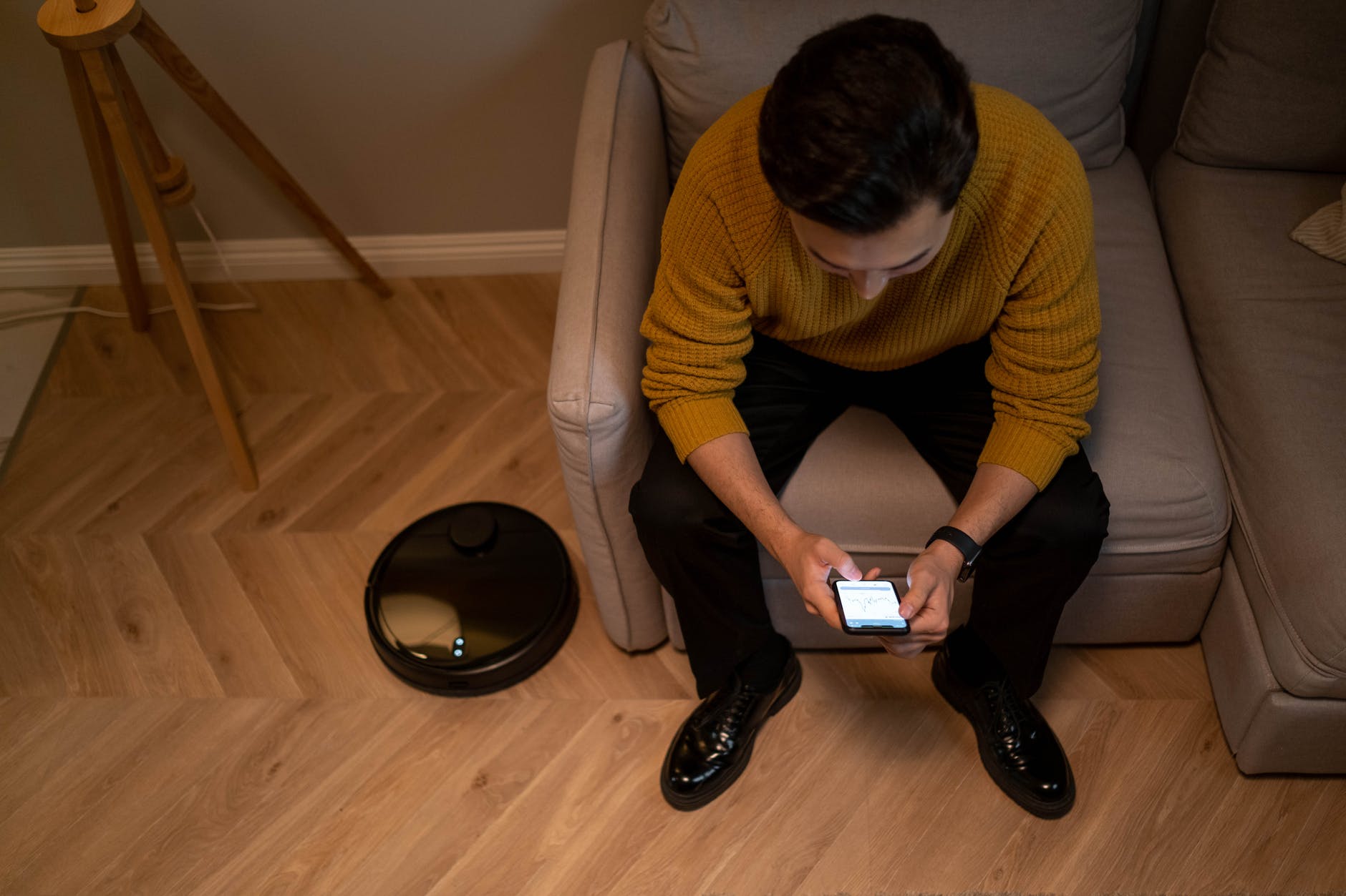 Robot Vacuum to Keep Home Clean - Pinstripe Men's Lifestyle Magazine