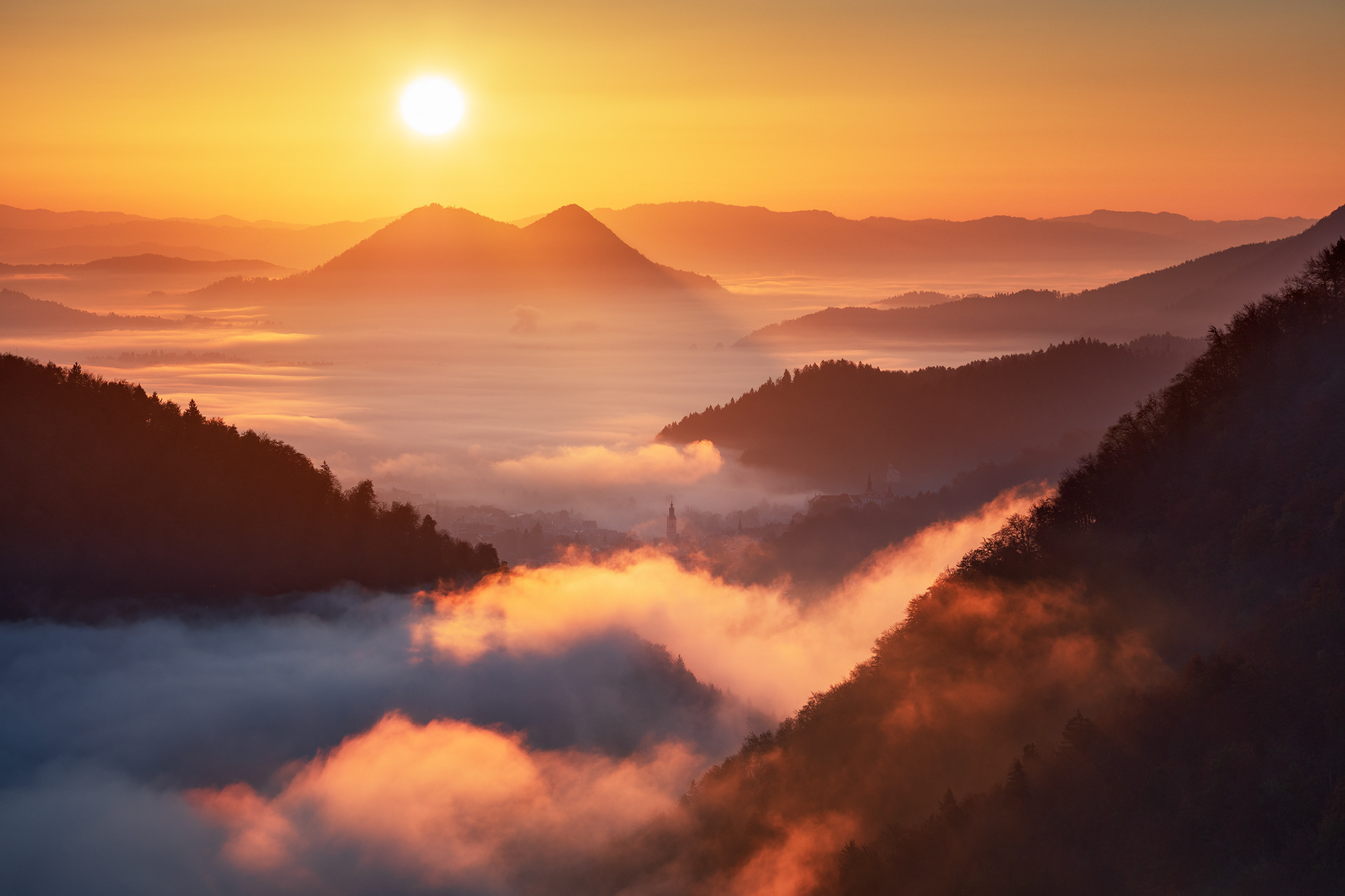 Martin Rak’s Autumn in Slovenia is a Dreamy, Appealing Sight - PLAIN ...
