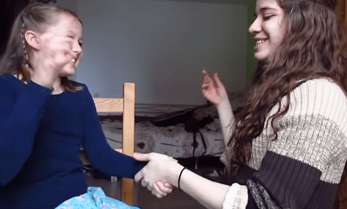 Clapping Song | Apple On A Stick | Playvolution HQ