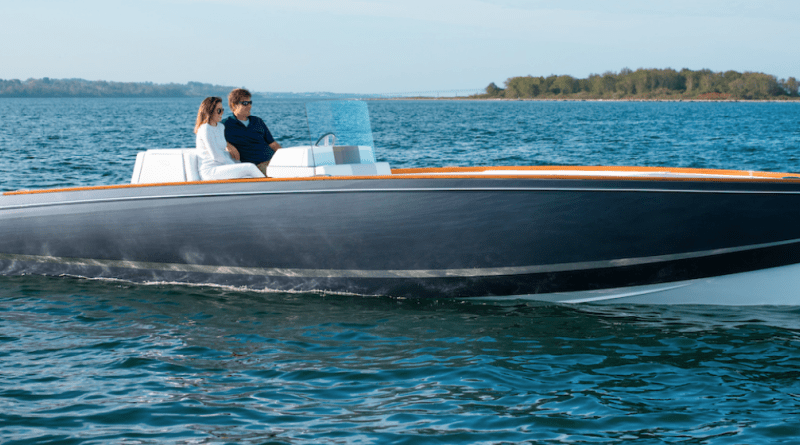 Check out this luxury plugboat - Plugboats