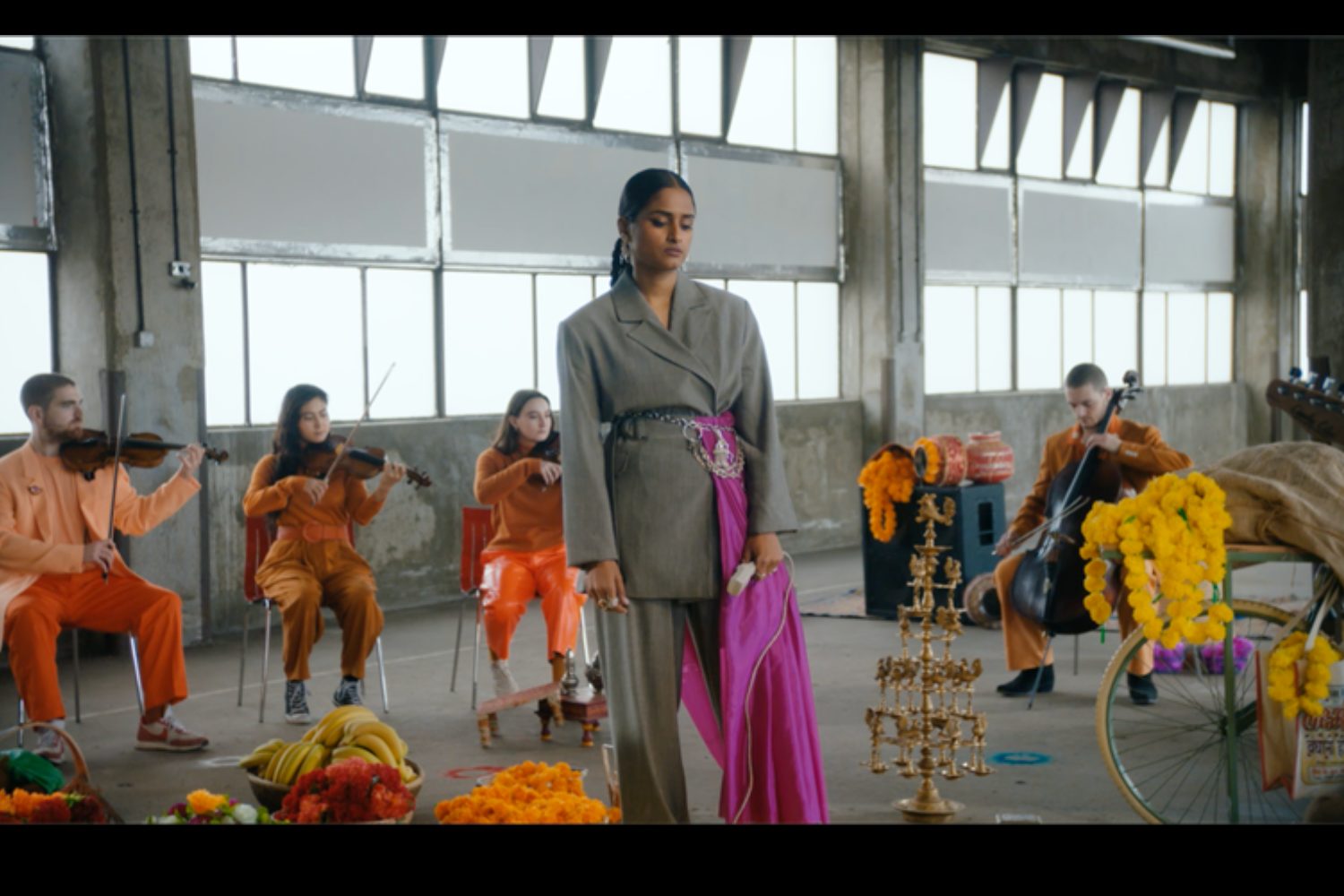 Priya Ragu presenta en vivo su más reciente tema 'Forgot About ...